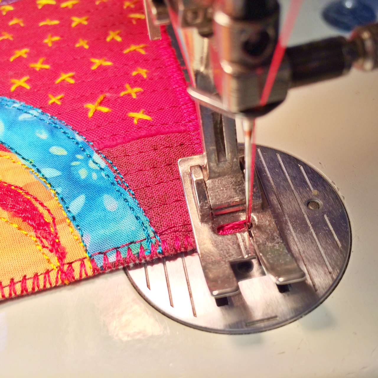 Tutorial: Satin Stitched Edges for Art Quilts – Lyric Art